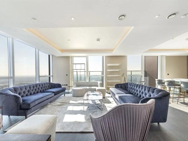 Apartment at Westferry Circus, Greater London