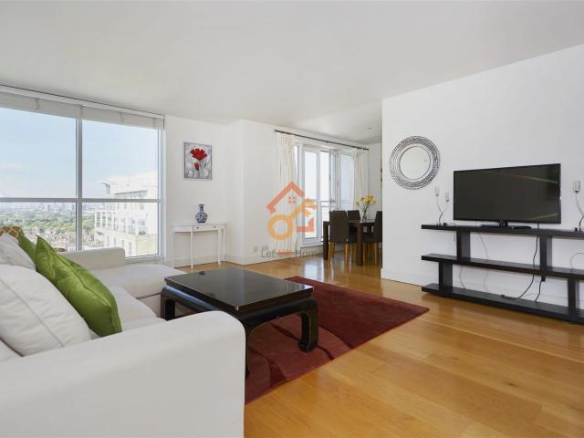 Apartment at Westferry Circus, Greater London
