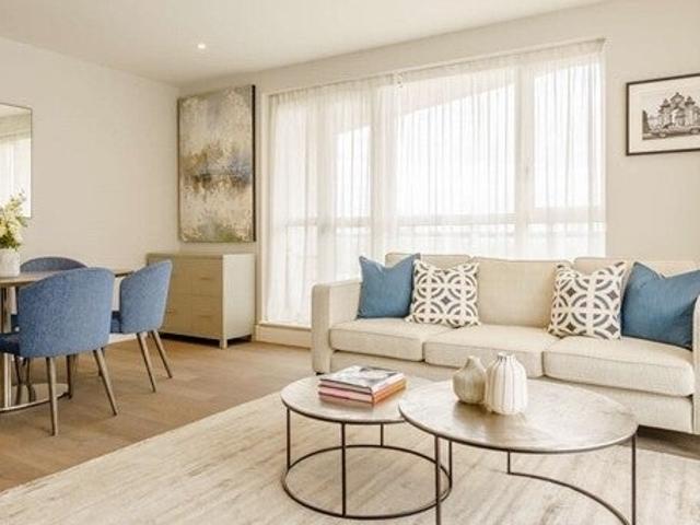 Apartment at Westferry Circus, Greater London