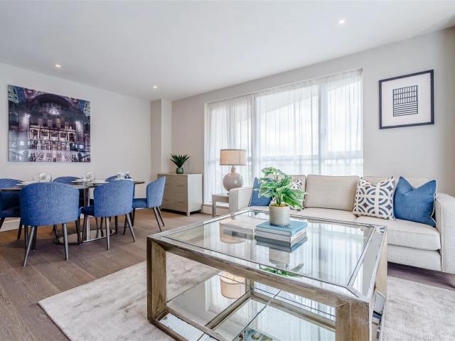 Apartment at Westferry Circus, Greater London