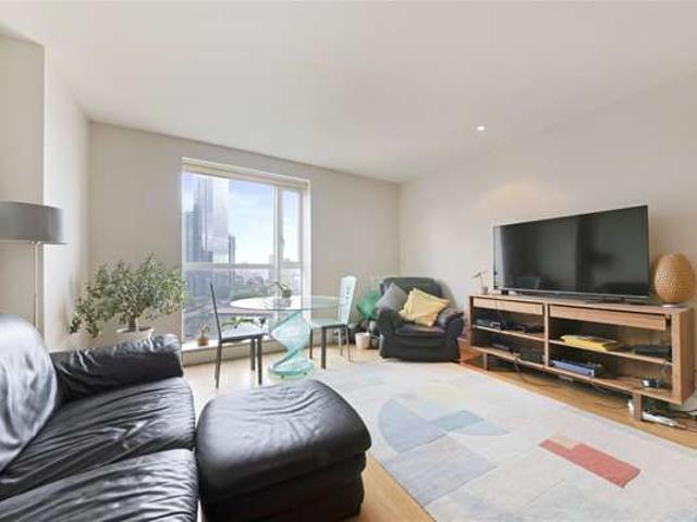Apartment at Westferry Circus, Greater London