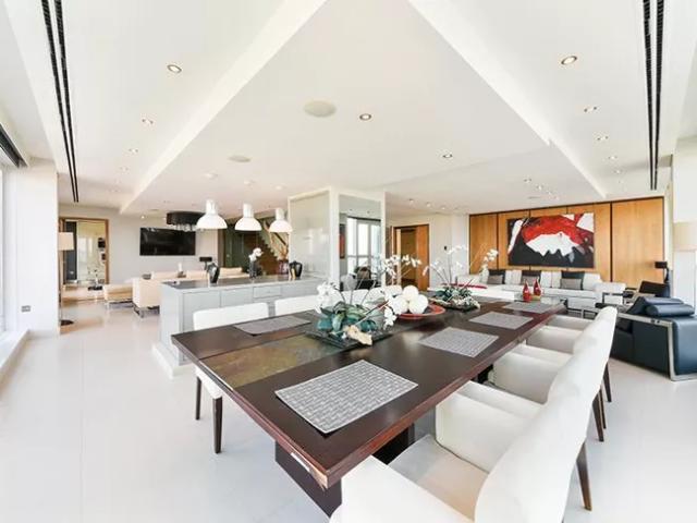 Apartment at Westferry Circus, Greater London