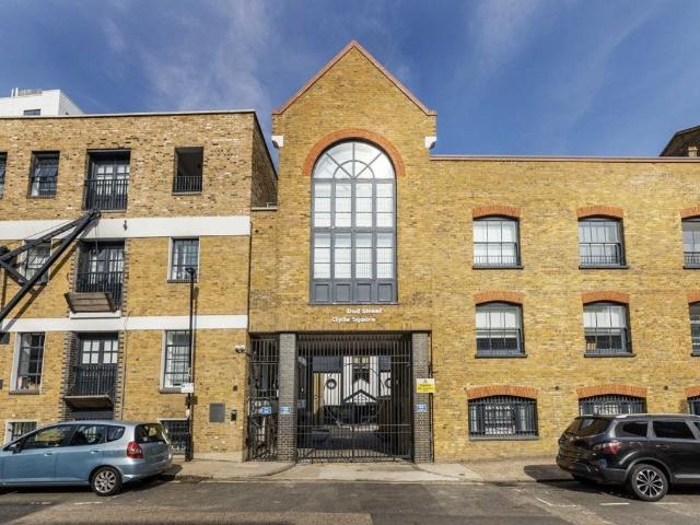 Apartment at Westferry Circus, Greater London