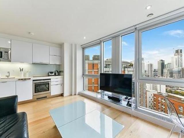 Apartment at Westferry Circus, Greater London