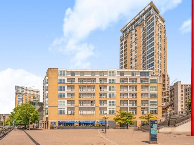 Apartment at Westferry Circus, Greater London