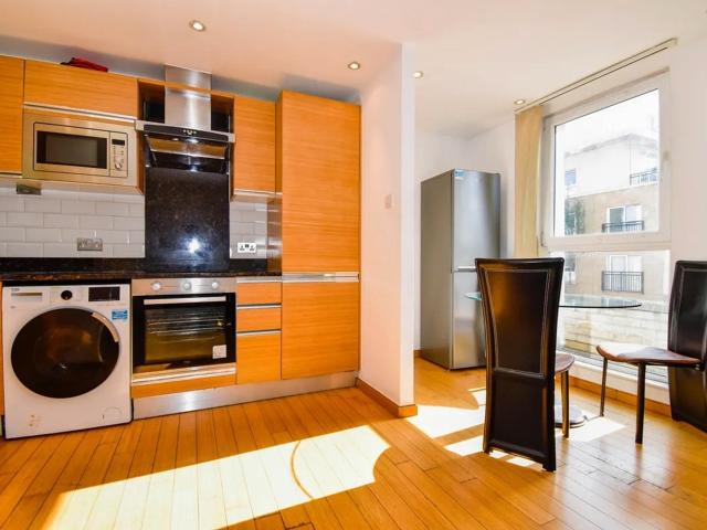 Apartment at Westferry Road, Greater London