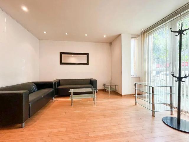 Apartment at Westferry Road, Greater London