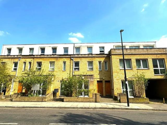 Apartment at Westferry Road, Greater London