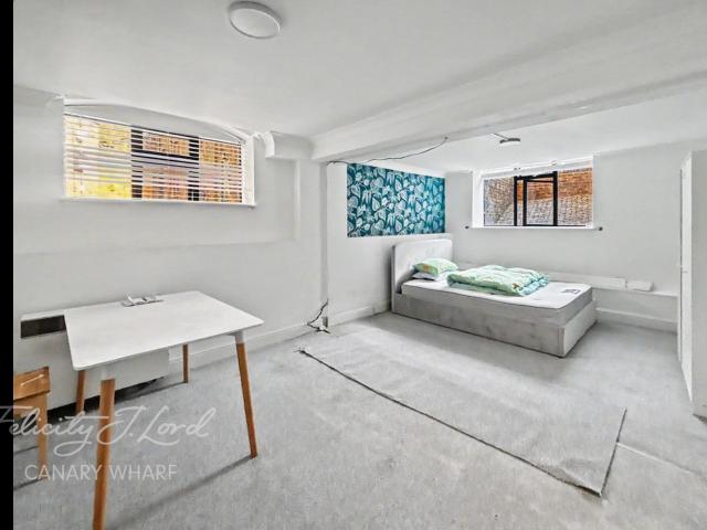 Apartment at Westferry Road, Greater London