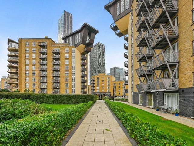 Apartment at Westferry Road, Greater London