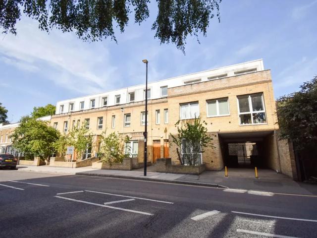 Apartment at Westferry Road, Greater London