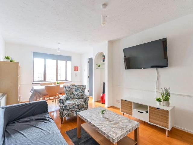Apartment at Westferry Road, Greater London