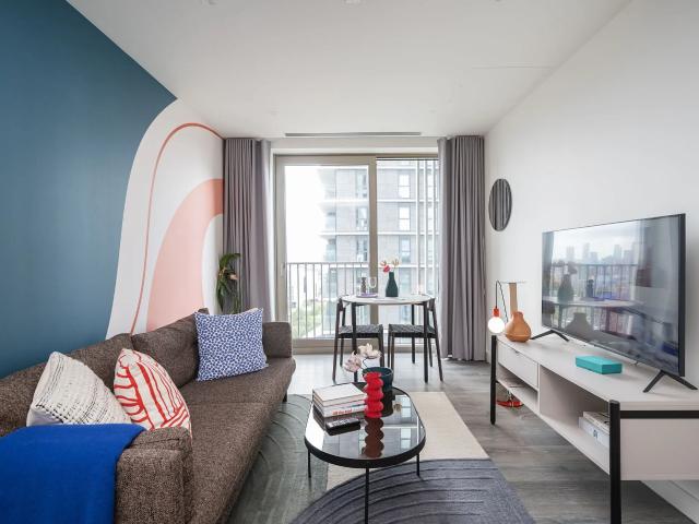 Apartment at Westfield Avenue, Greater London