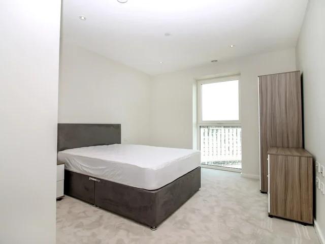 Apartment at Westfield Avenue, Greater London