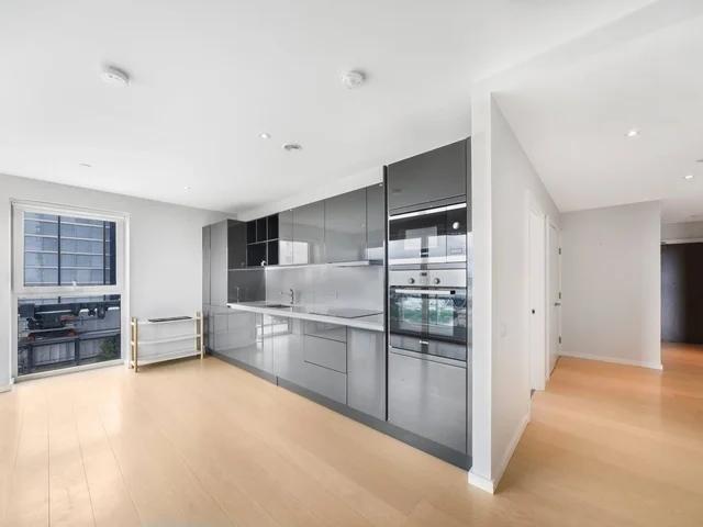 Apartment at Westfield Avenue, Greater London