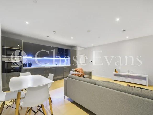 Apartment at Westfield Avenue, Greater London
