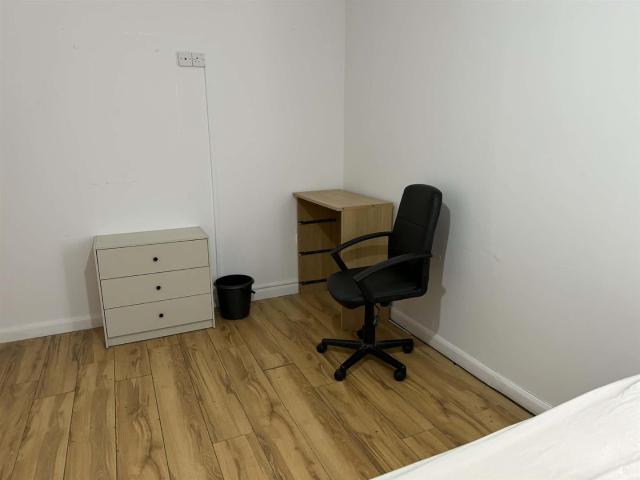 Room at Westgate Road, Newcastle upon Tyne