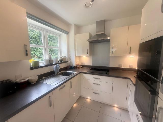 Apartment at Westhall Road, Warlingham