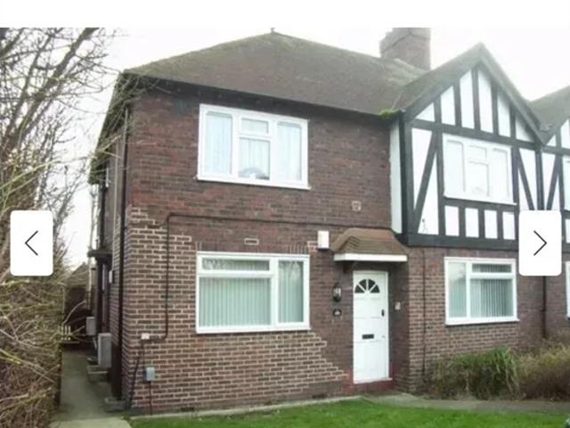 Apartment at Westhorne Avenue, Greater London
