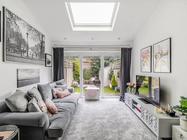 Apartment at Westview Close, Greater London
