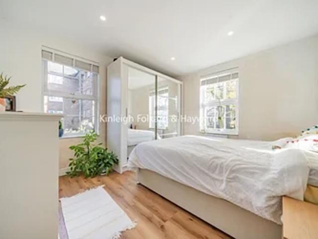 Apartment at Westway Close, Greater London