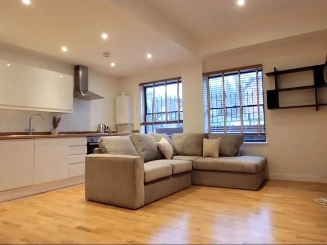 Apartment at Whyteleafe Hill, Tandridge