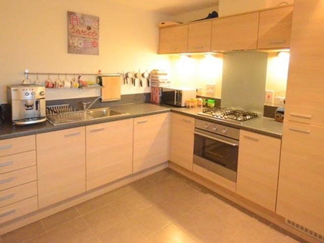 Apartment at Whale Avenue, Reading