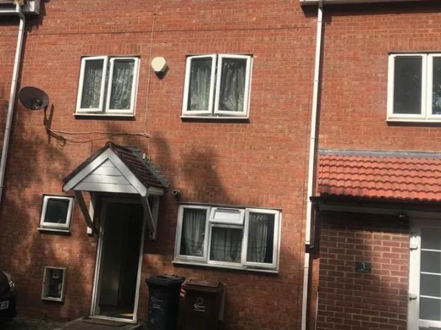 Apartment at Whalebone Lane South, Greater London