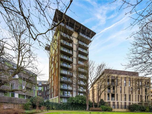 Apartment at Wharf Lane, Greater London