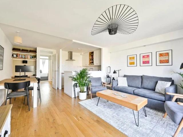 Apartment at Wharfdale Road, Greater London