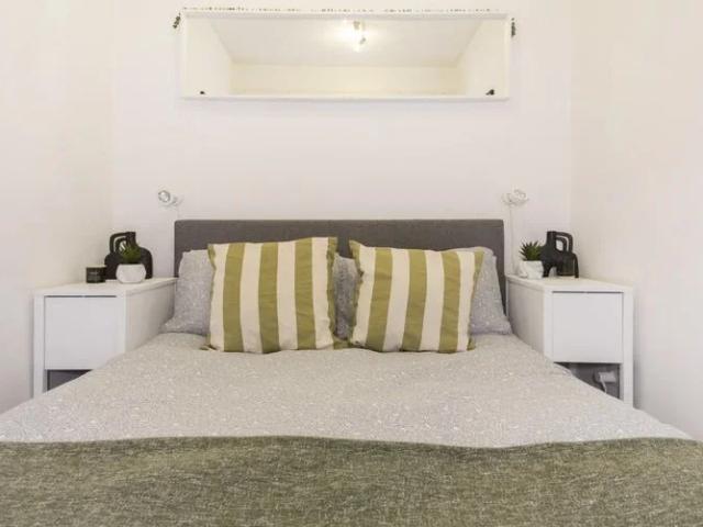 Apartment at Wheat Sheaf Close, Greater London