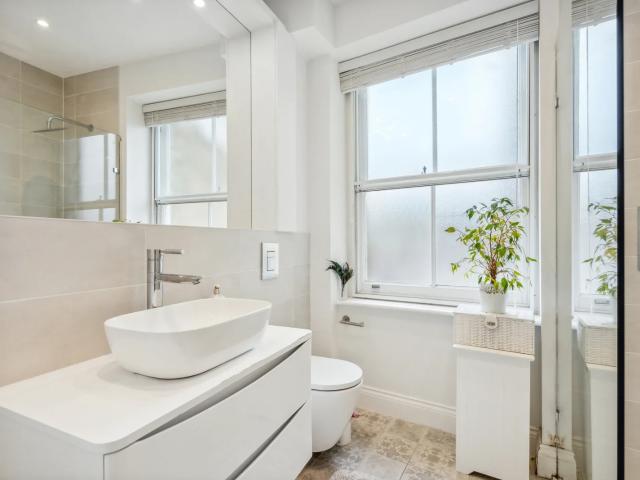 Apartment at Wheatley Street, City of Westminster