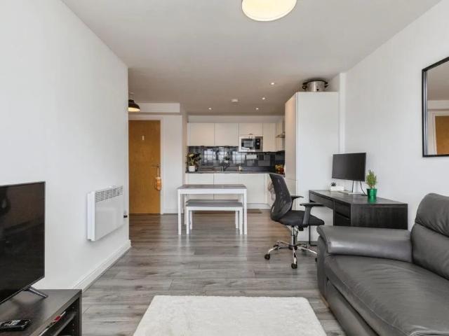 Apartment at Whitchurch Lane, Bristol
