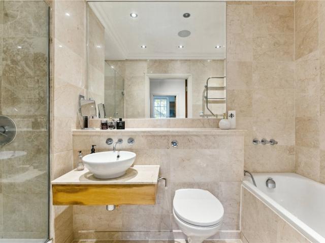 Apartment at Whitcome Mews, Greater London