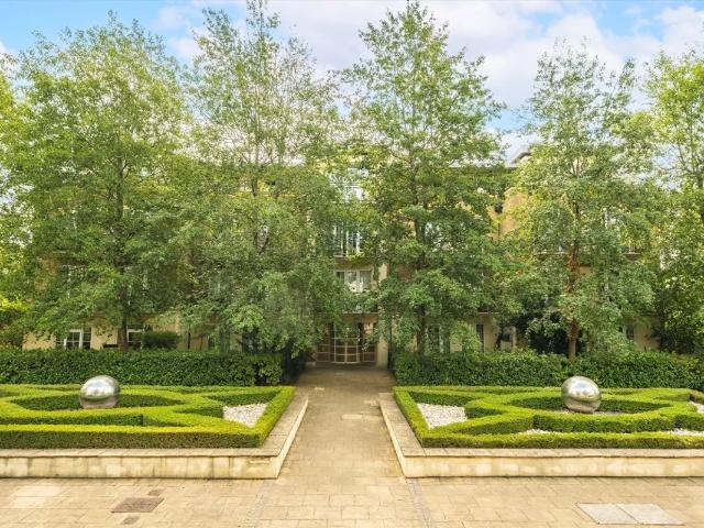 Apartment at Whitcome Mews, Greater London