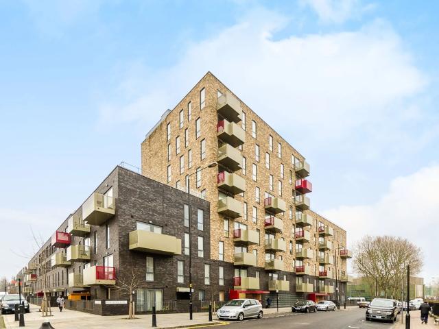 Apartment at White Horse Lane, Greater London