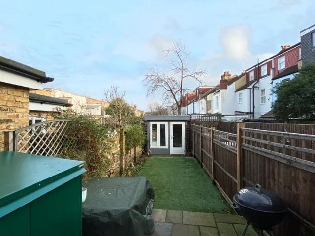 Apartment at White Hart Lane, Greater London