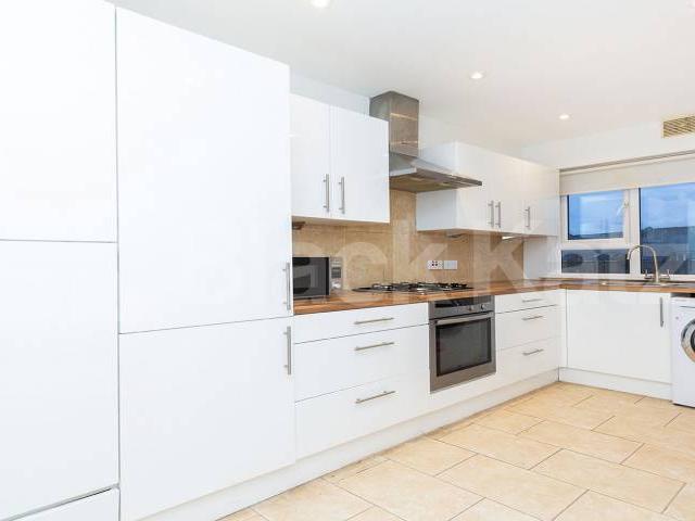 Apartment at White Lion Street, Greater London