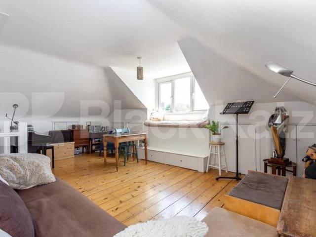 Apartment at White Lion Street, Greater London