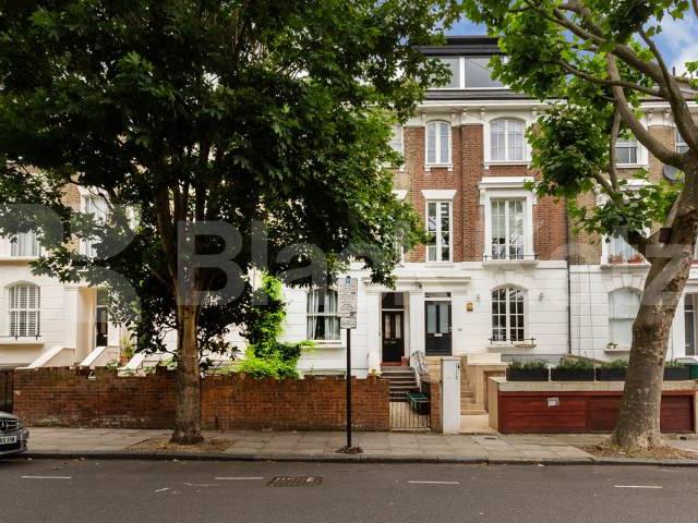 Apartment at White Lion Street, Greater London