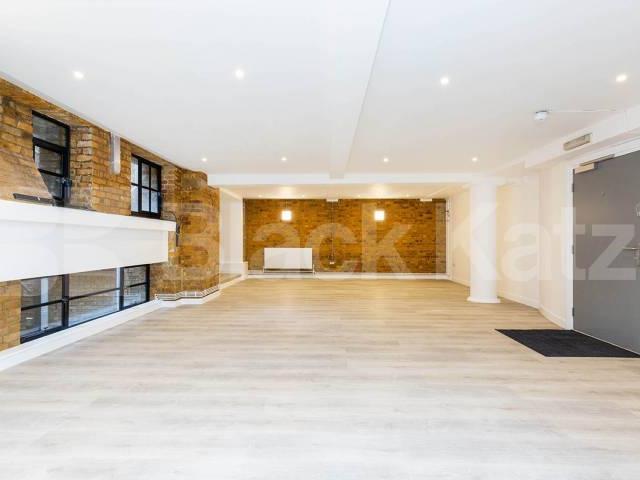 Apartment at White Lion Street, Greater London