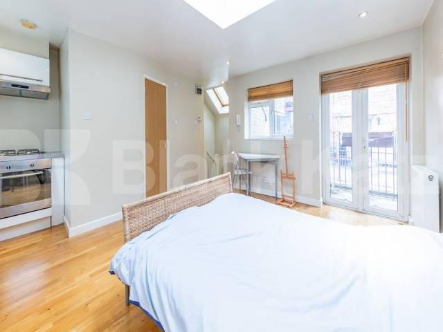 Apartment at White Lion Street, Greater London
