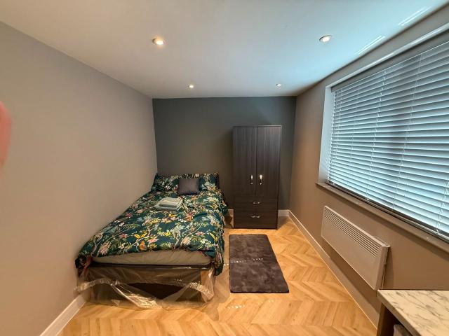 Apartment at Whitefriars Avenue, Greater London