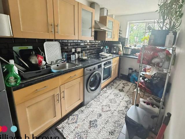 Apartment at Whitehall Lane, Grays