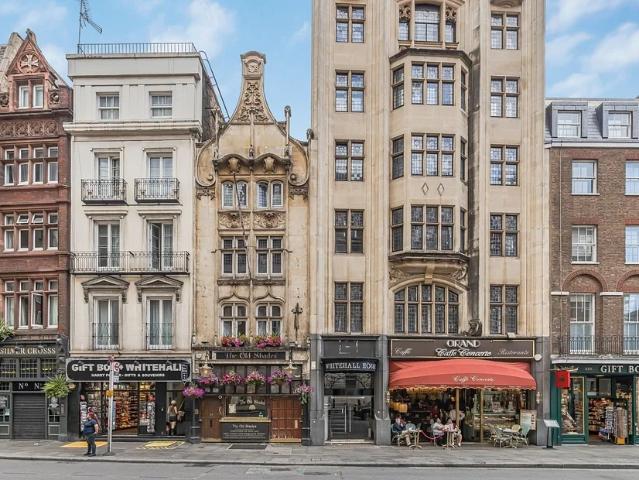 Apartment at Whitehall Place, City of Westminster