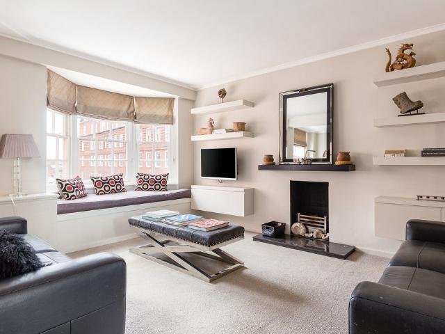 Apartment at Whitehead's Grove, Greater London