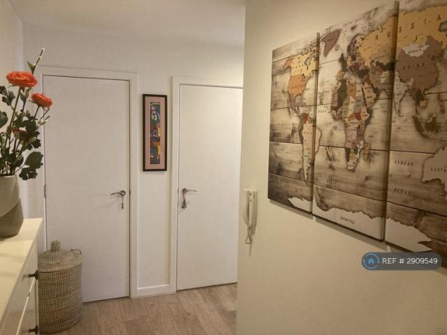 Apartment at Whitestone Way, Greater London