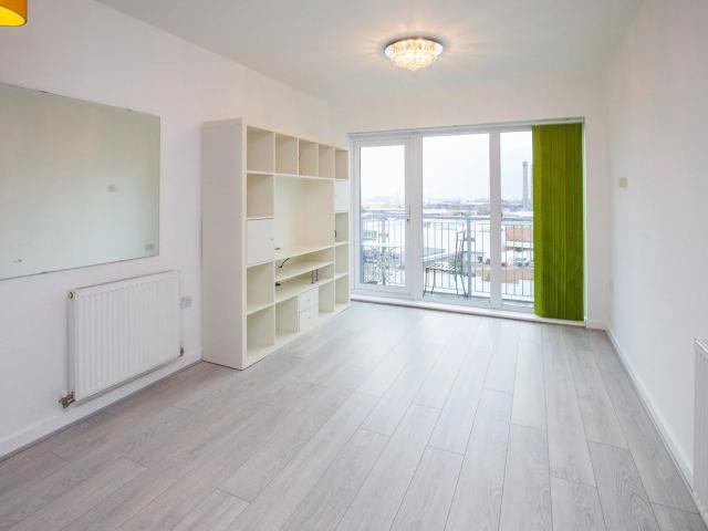 Apartment at Whitestone Way, Greater London
