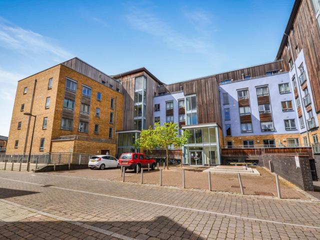 Apartment at Wivenhoe Trail, Colchester