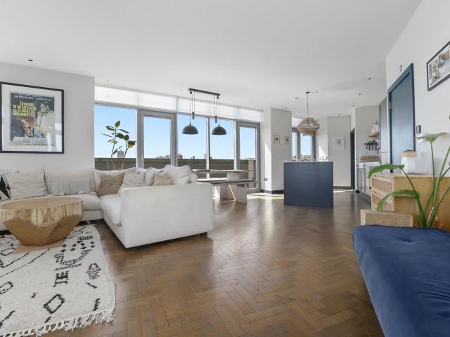 Apartment at Wick Lane, Greater London